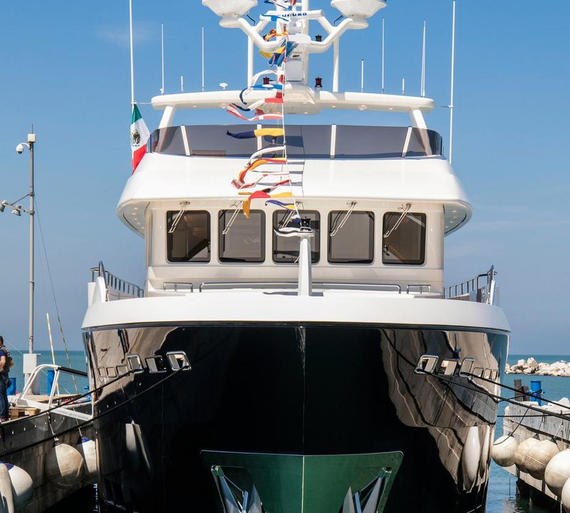 Yacht Explorer Babbo, Cantiere Delle Marche | CHARTERWORLD Luxury Superyacht Charters